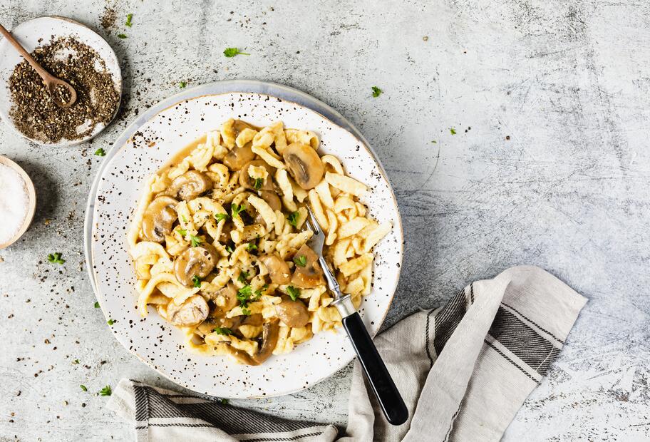 Klassische Spätzle mit Jägersoße für den Thermomix®
